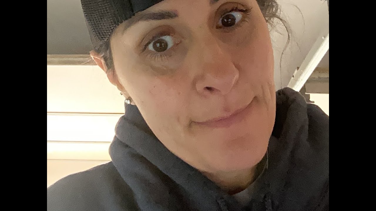 Danielle Salinger is live! - YouTube