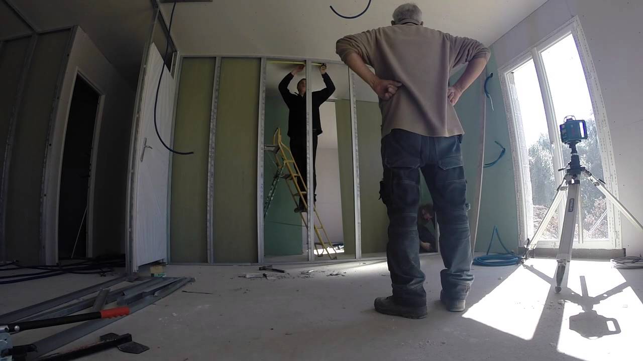 réaliser des cloisons en ba13 troisième partie - YouTube