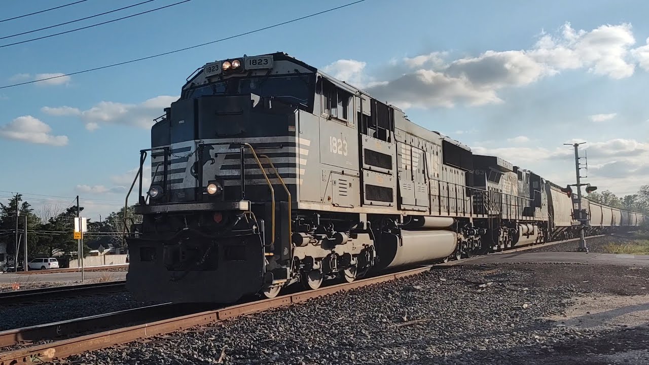 NS 1823 SD70ACC leads G-NSIPTN3-13A ft NS 9763 C40-9W & BNSF 6075 25th anniversary, 3/15/23 ...