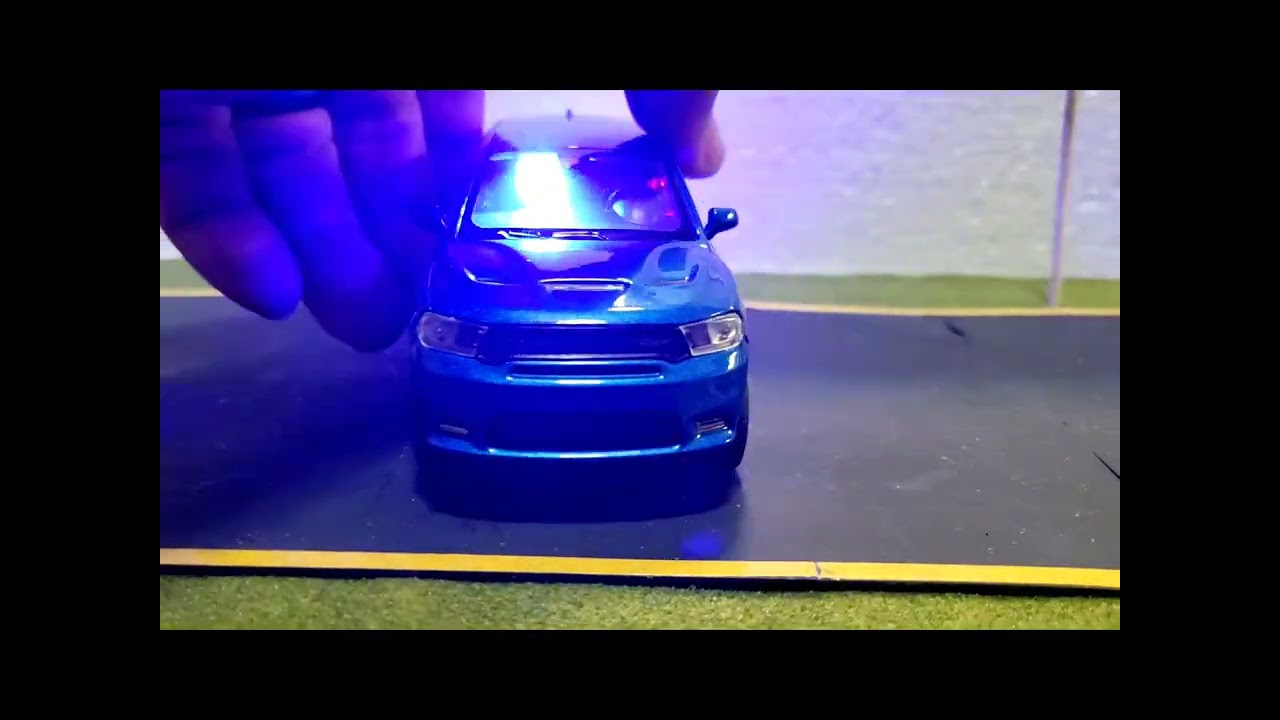 1/38 POLICE: Chicago Police Gang Unit Dodge Durango with LEDs - YouTube