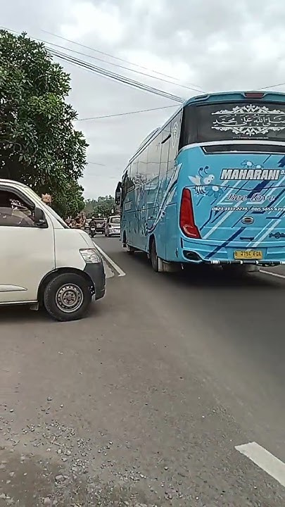 Nyegat obor malah bus depan mem basuri..... - YouTube