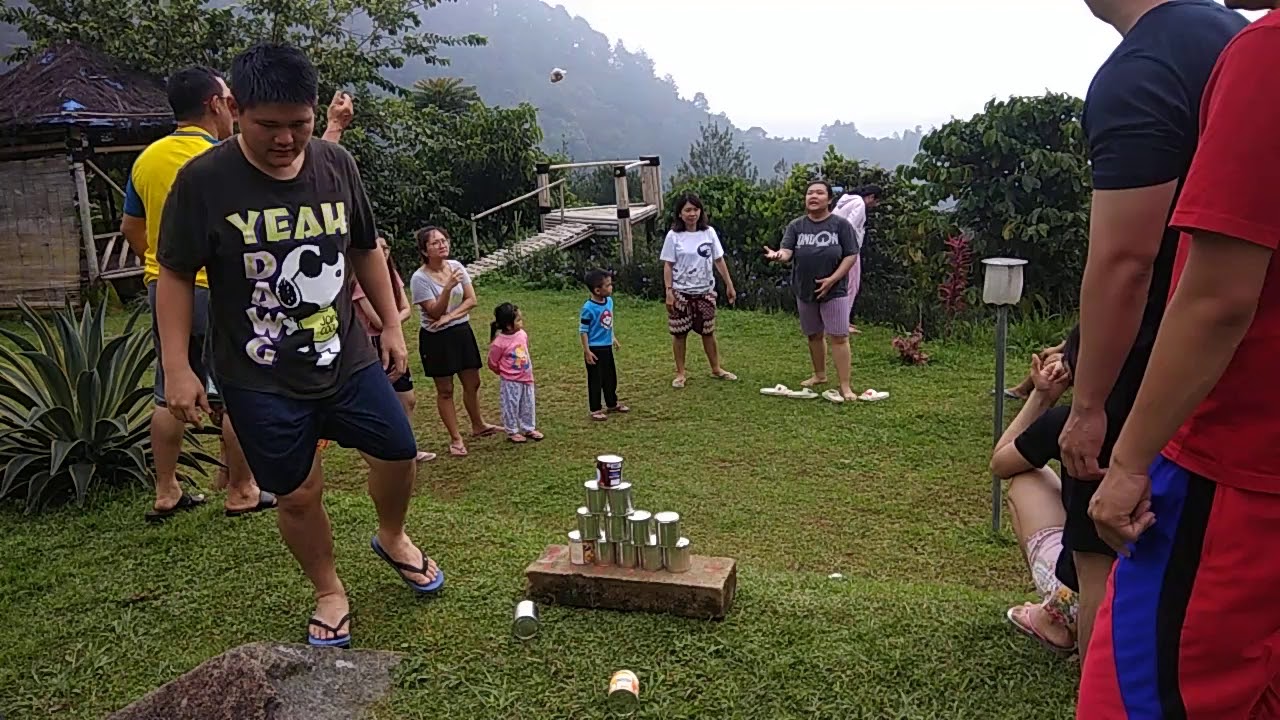 Games lempar kaleng - YouTube