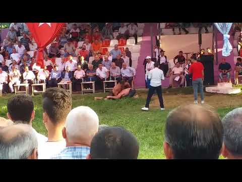 ARTİSTLİK YAPAN GÜREŞÇİNİN SONU (greasy wrestling)