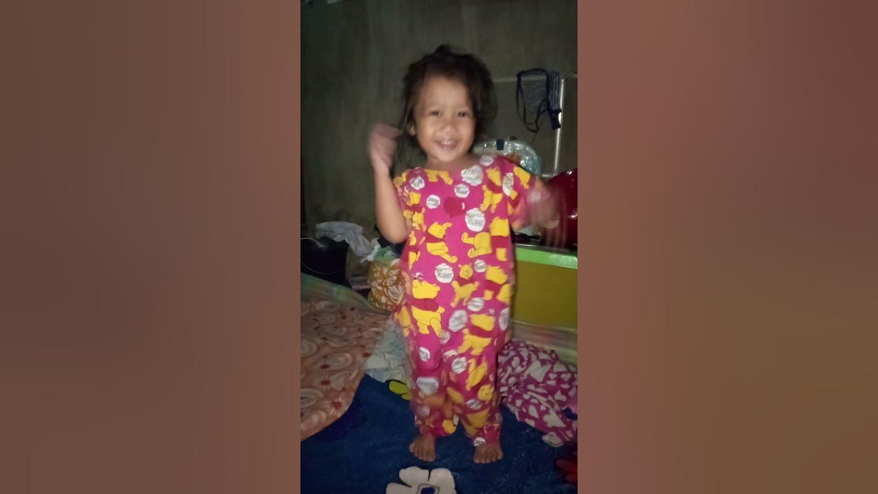 Kumanta si Lynsei 😆 - YouTube