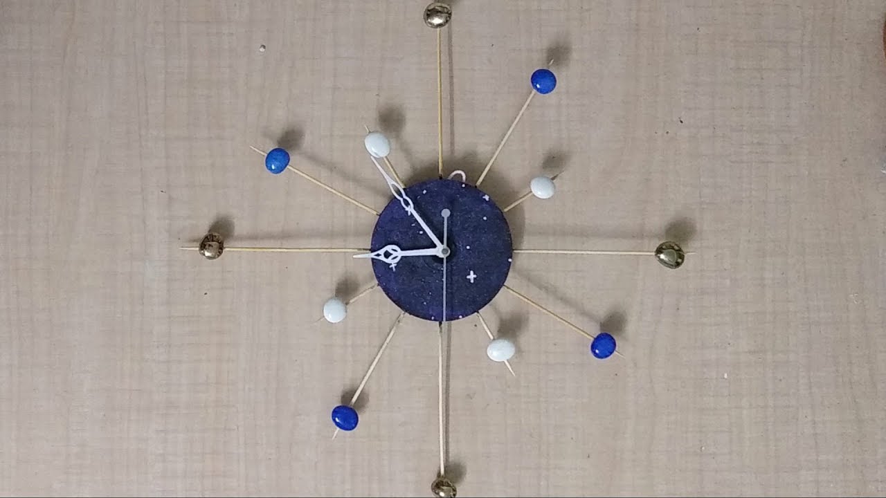 DIY CD Clock | Best Out Of Waste | The HowStation - YouTube
