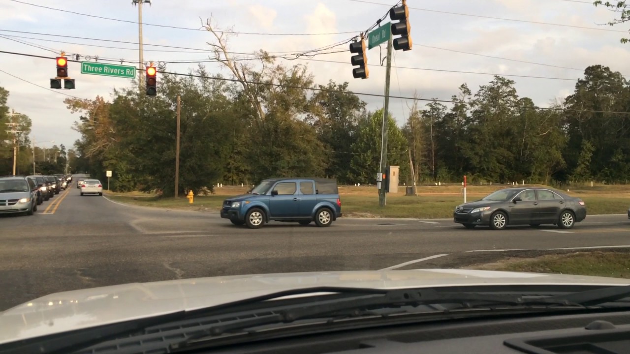 Dangerous Intersection (O'Neal and Three Rivers - Gulfport, MS) - YouTube