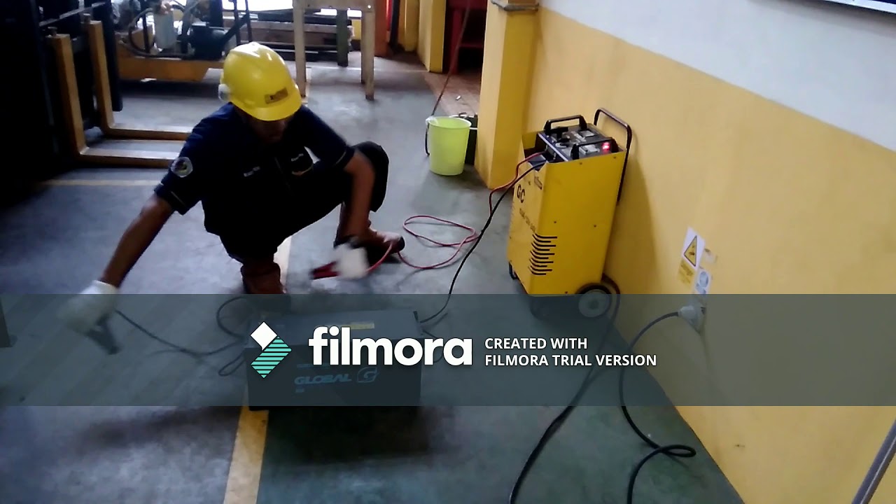 Charging battery.... heavy equipment - YouTube