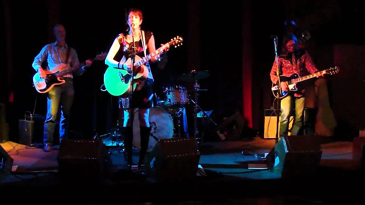 Jennifer Markey Hate myself for lovin you - YouTube