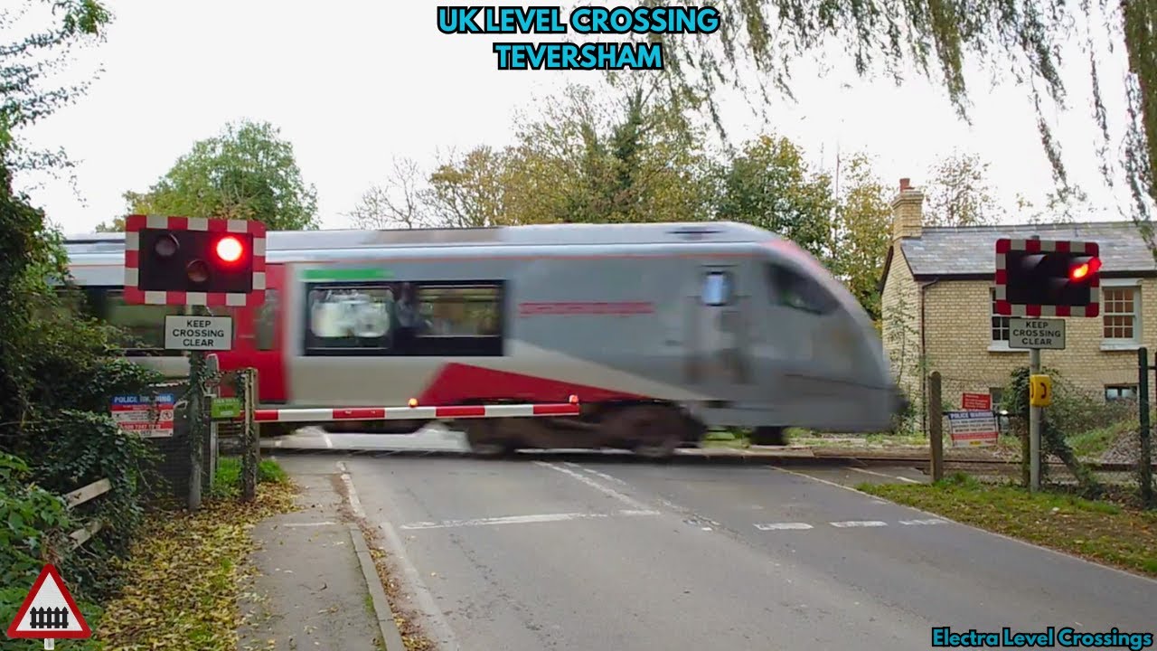 Teversham Level Crossing, Cambridgeshire (10/12/24) - YouTube
