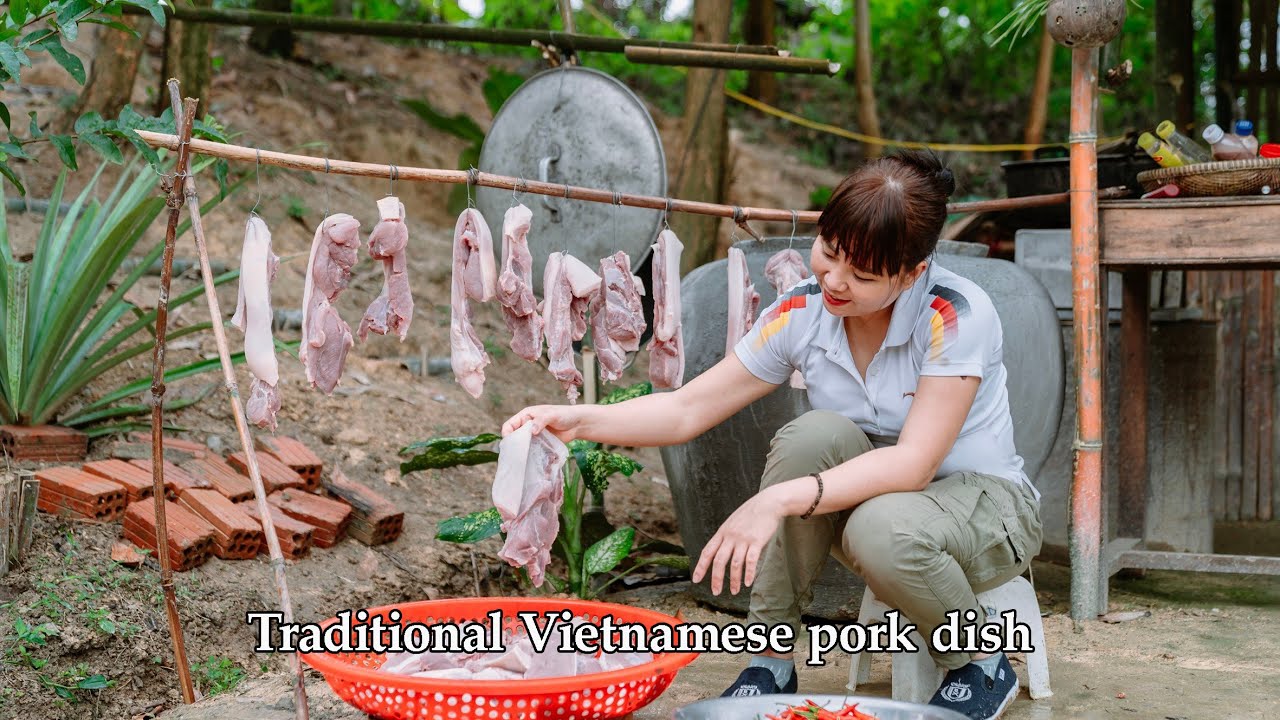 Cooking pork using traditional Vietnamese methods - Goes to market sell ...
