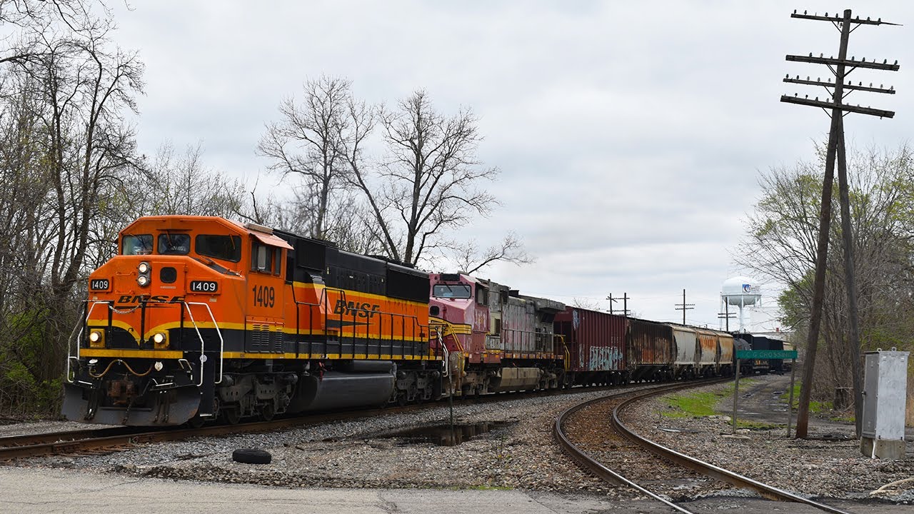 Triclops SD60M Leads BNSF Local - YouTube