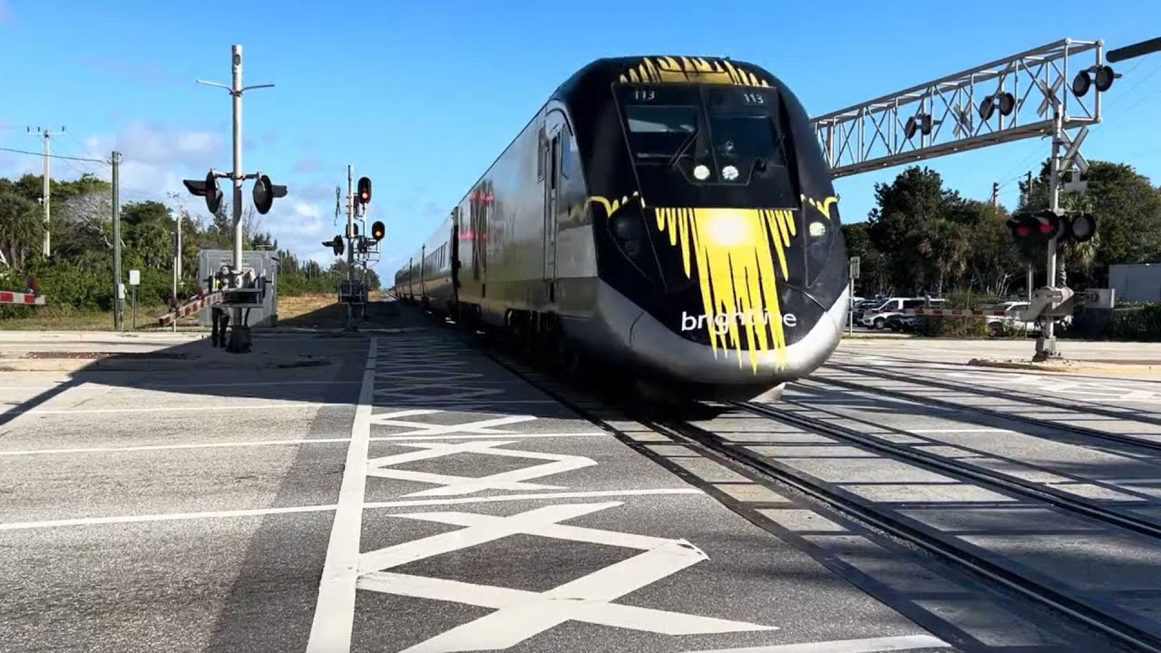 Blue Brightline Train at Yamato Rd crossing in Boca Raton - YouTube