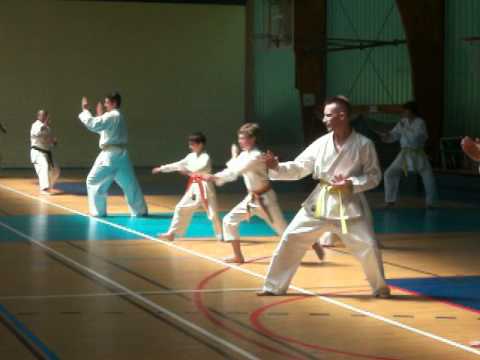 Chiny Stage karaté - YouTube