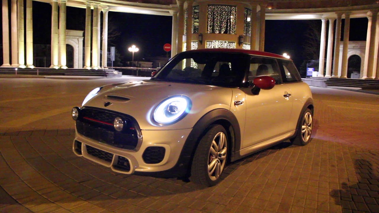 Mini JCW - YouTube