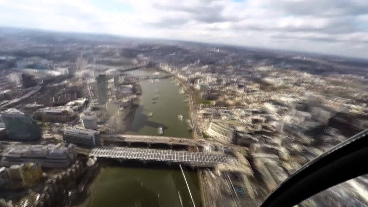 White Waltham to London via the Heli route and back in a Robinson R44 ...
