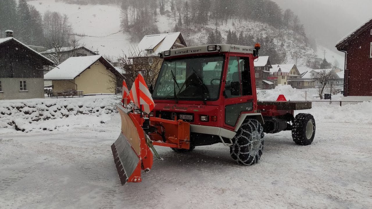 Schneeräumung Muotathal Lindner Unitrac 95L 16.1.2021 - YouTube