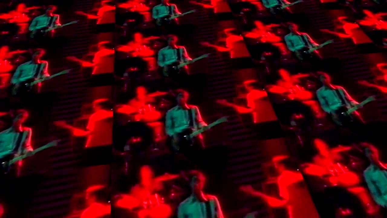 Radiohead - Man on War (11 21 95 Milan) - YouTube