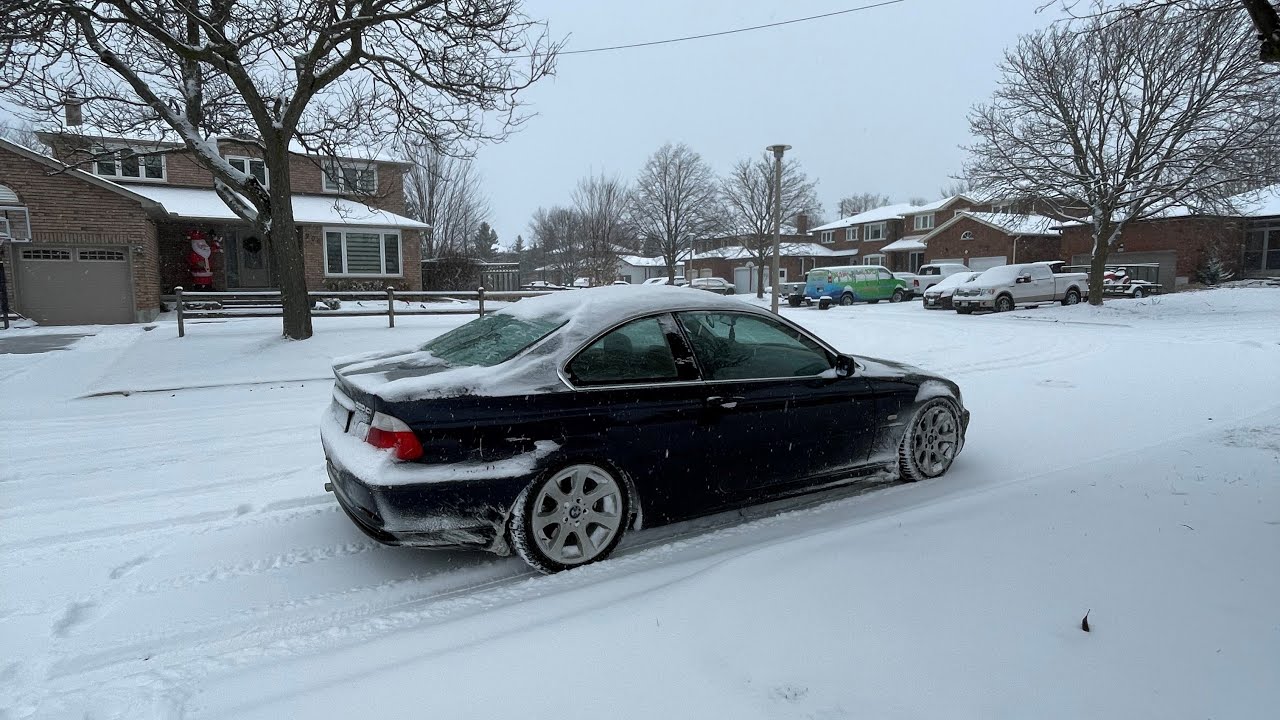 POV: E46 BMW WINTER DRIVING (NO TRACTION) Open Diff Slides - YouTube