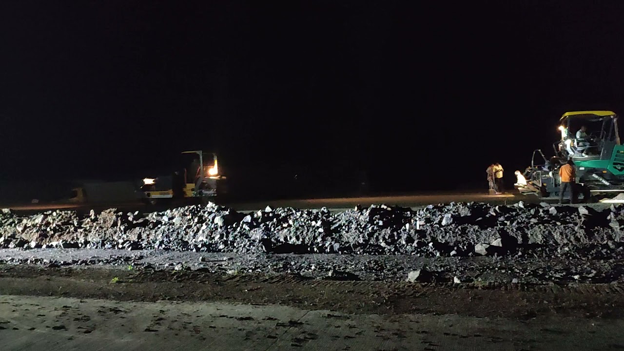 dry lean concrete (DLC) laying for PQC road - YouTube