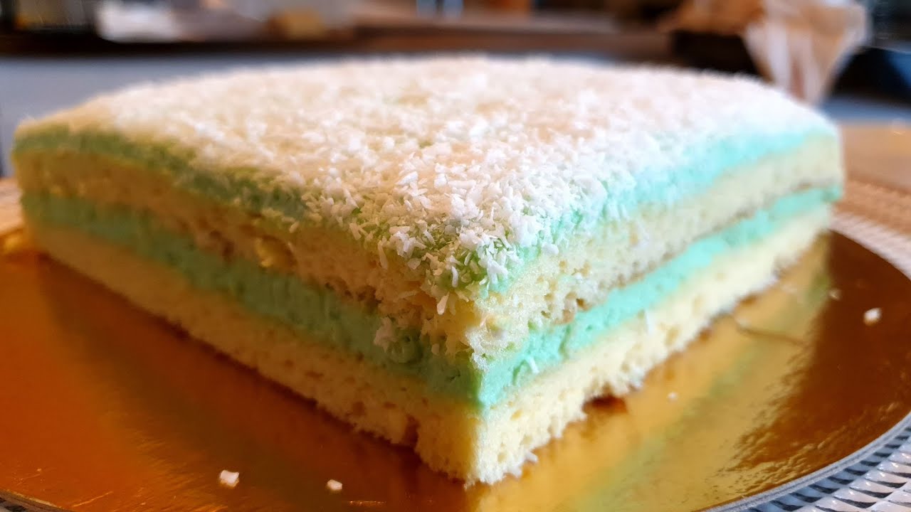 GENOISE COCO à la CREME LEGERE au PANDAN- COCONUT CHIFFON CAKE WITH ...