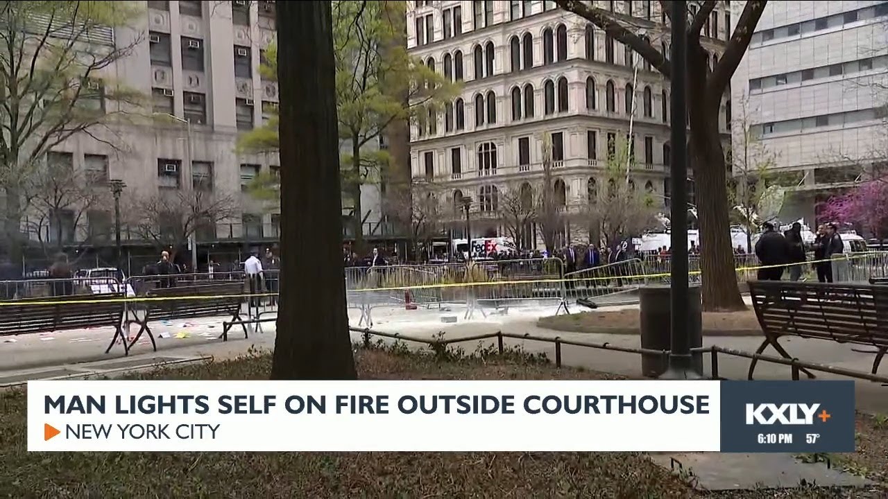Man lights self on fire outside courthouse in New York - YouTube