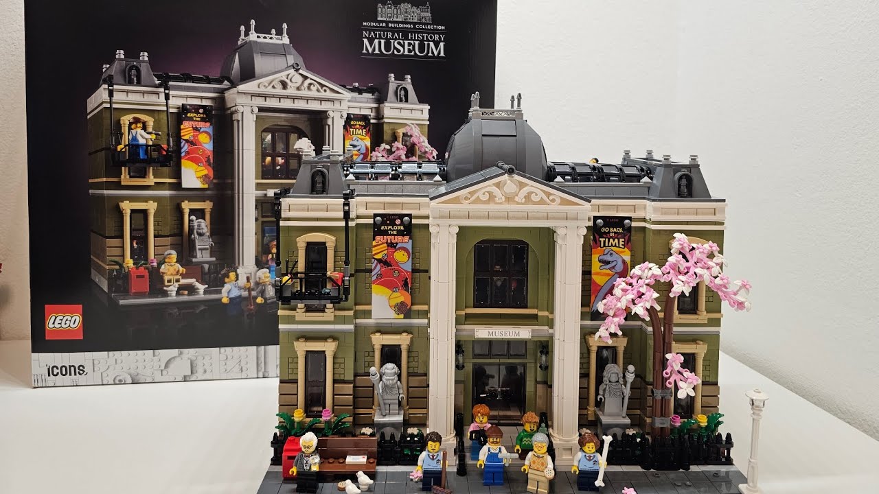 REVIEW! LEGO 10326 MODULAR NATURAL HISTORY MUSEUM - YouTube