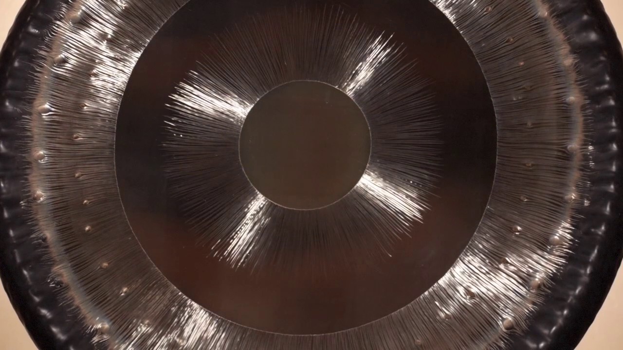 Shemoon New Moon Gong 30" by Tone of Life - YouTube