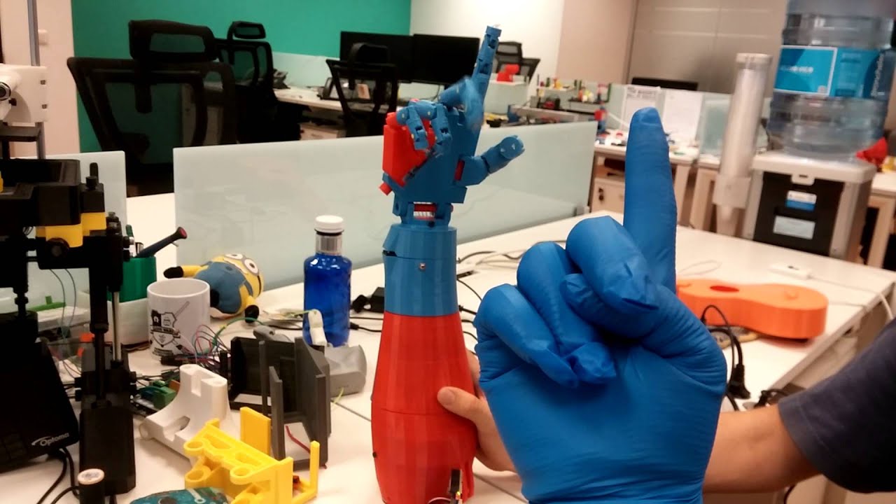 Controlling inmoov robotic hand - YouTube