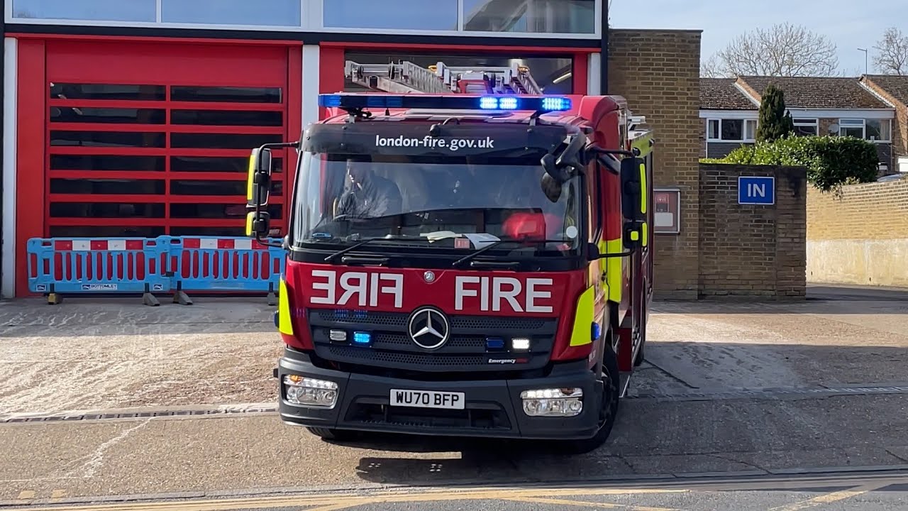 *G321* LFB Ruislip Pump Ladder Turnout to Emergency from Station - YouTube