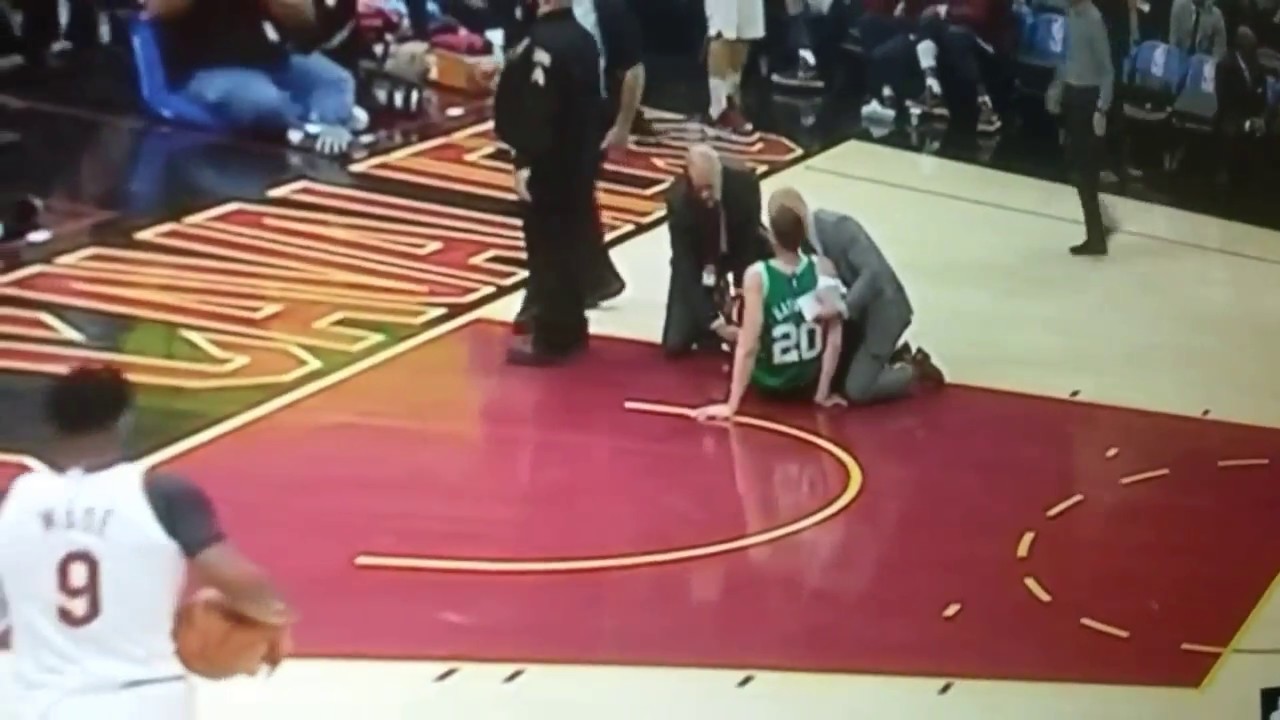 Gordon Hayward injury! He broke his leg! October 17 2017 - YouTube