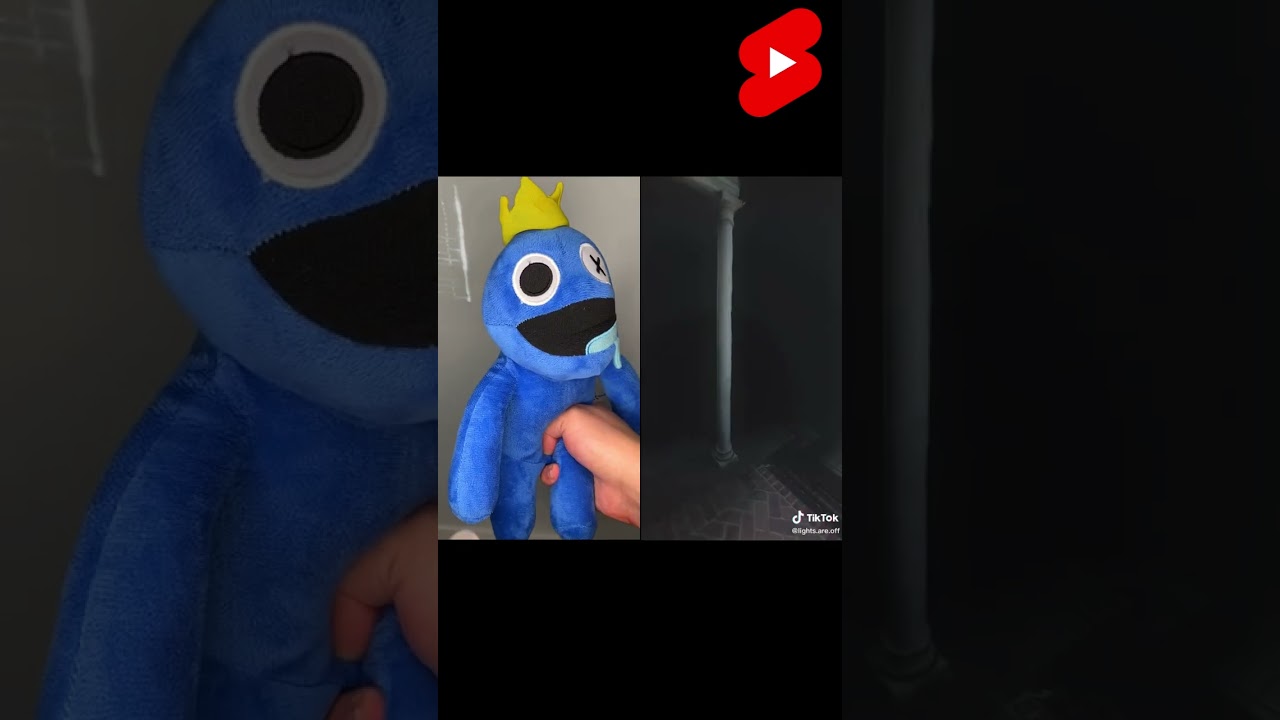 BLUE SCARED OF CLOWNS... 😂🤡 Rainbow Friends Roblox #shorts # ...