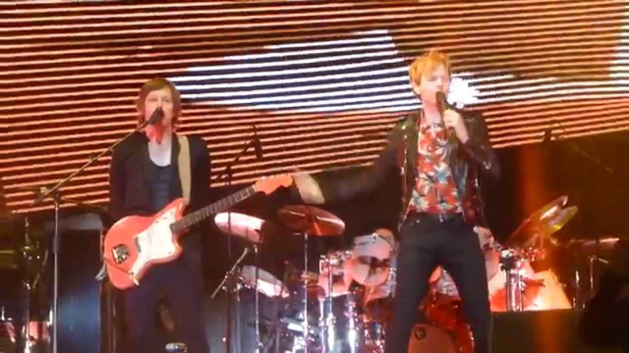 BECK "Loser" ACL 2014 - YouTube