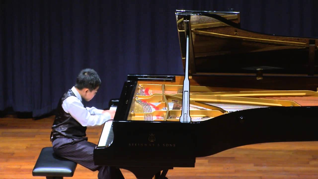 Kenneth Tong - category A - 1st round - YouTube
