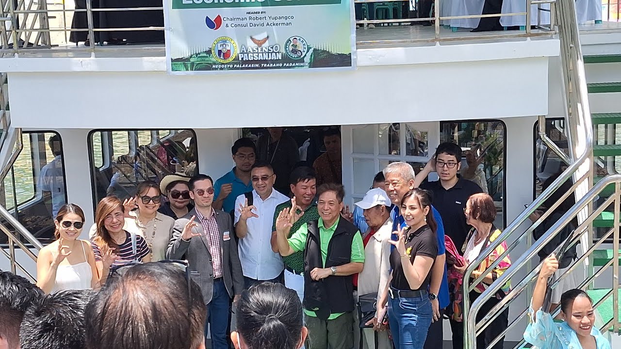 GETTING ON BOAT FOR PAGSANJAN RIVER CRUISE W/ MAYOR AREZA, PHILKOREC ...