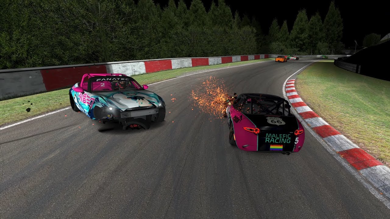 When iRacing Netcode really wants to punish you - YouTube