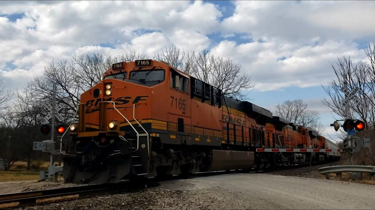 BNSF Trains Passing Thru The Day & Amtrak At Night - YouTube
