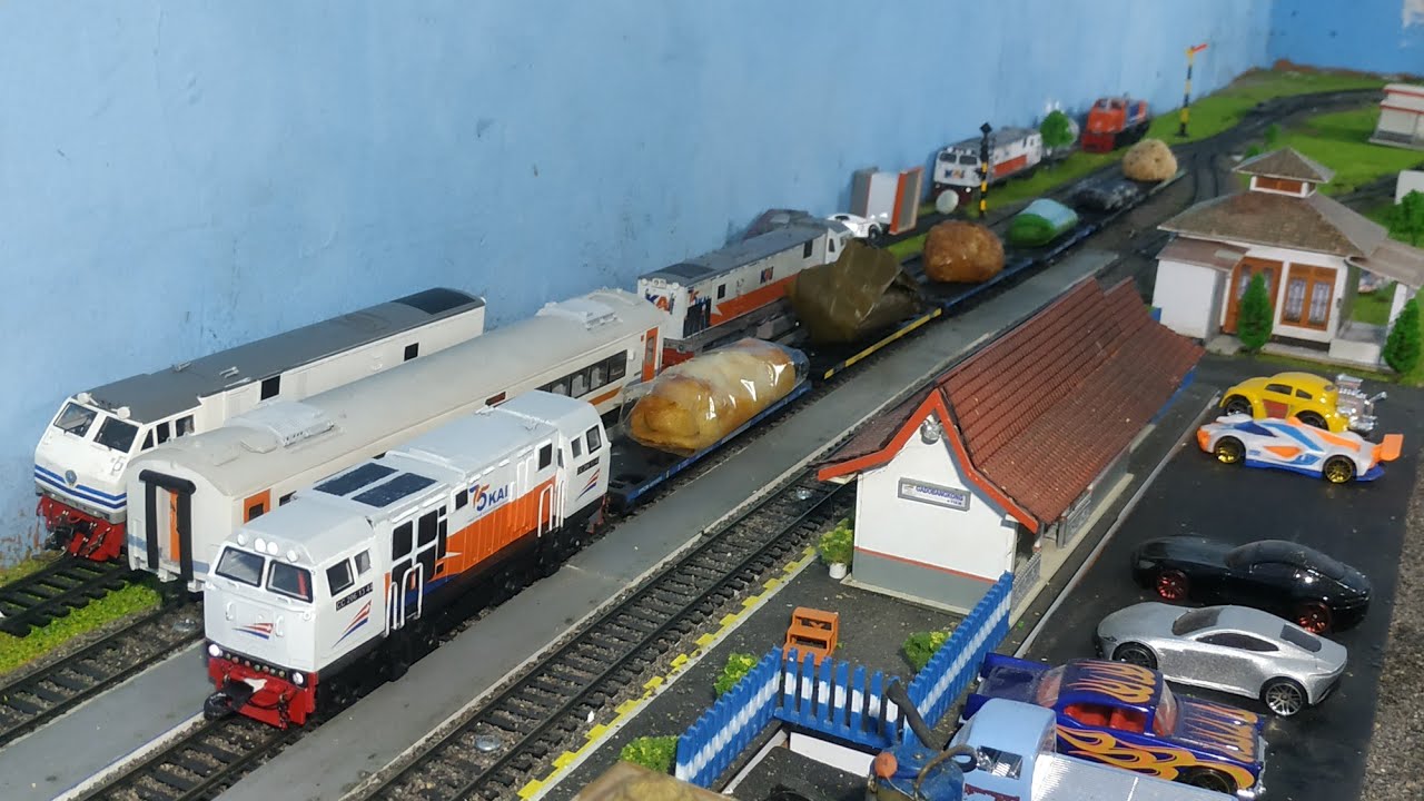 KERETA KULINER 🥗, Parodi Kereta Api Jualan Jajanan Kue Tradisional 🇮🇩 ...