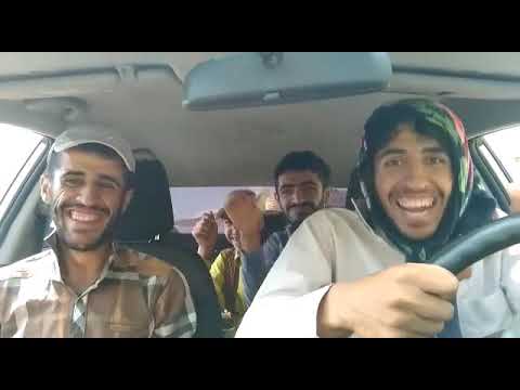 Arabada çılgınca halay