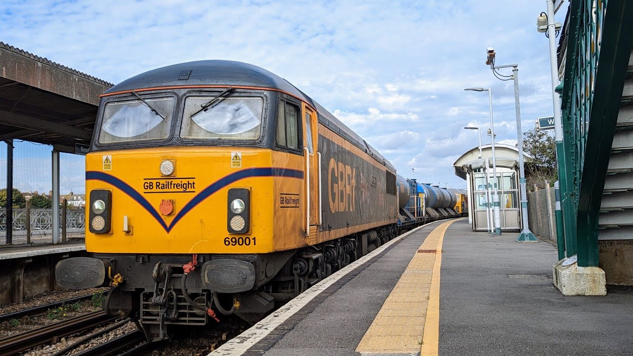 Class 69s on the Seaford Branch - 69001 & 69004 at Newhaven Harbour 12 ...