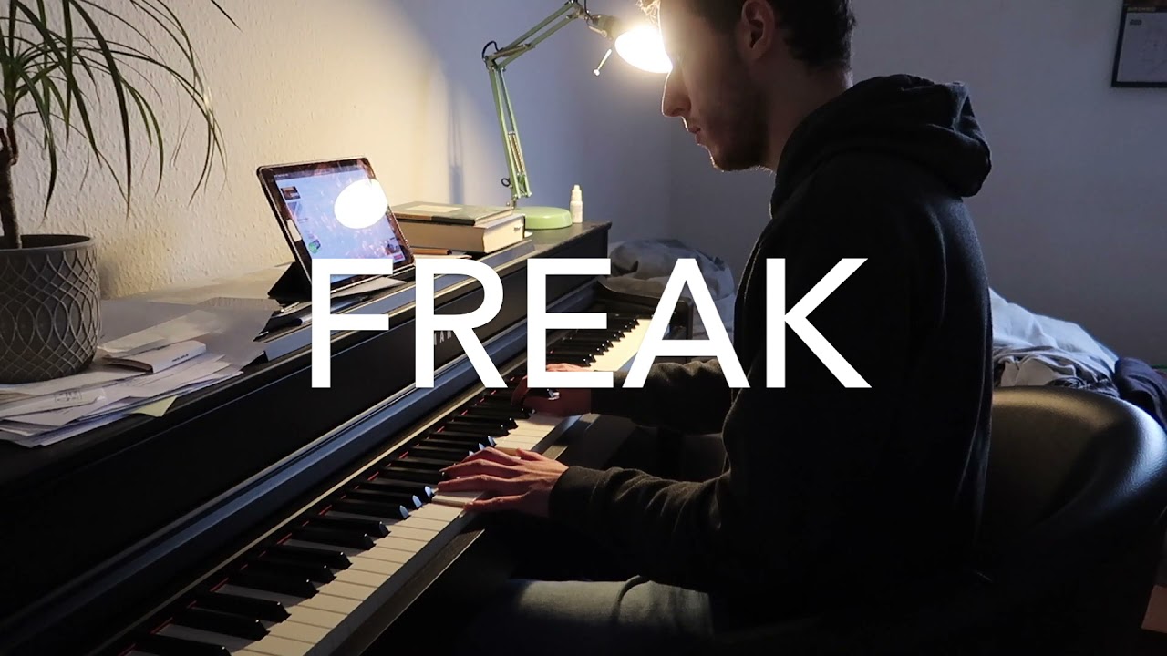 Freaks - Surf Curse - Piano Cover w/ lyrics - BODO - YouTube