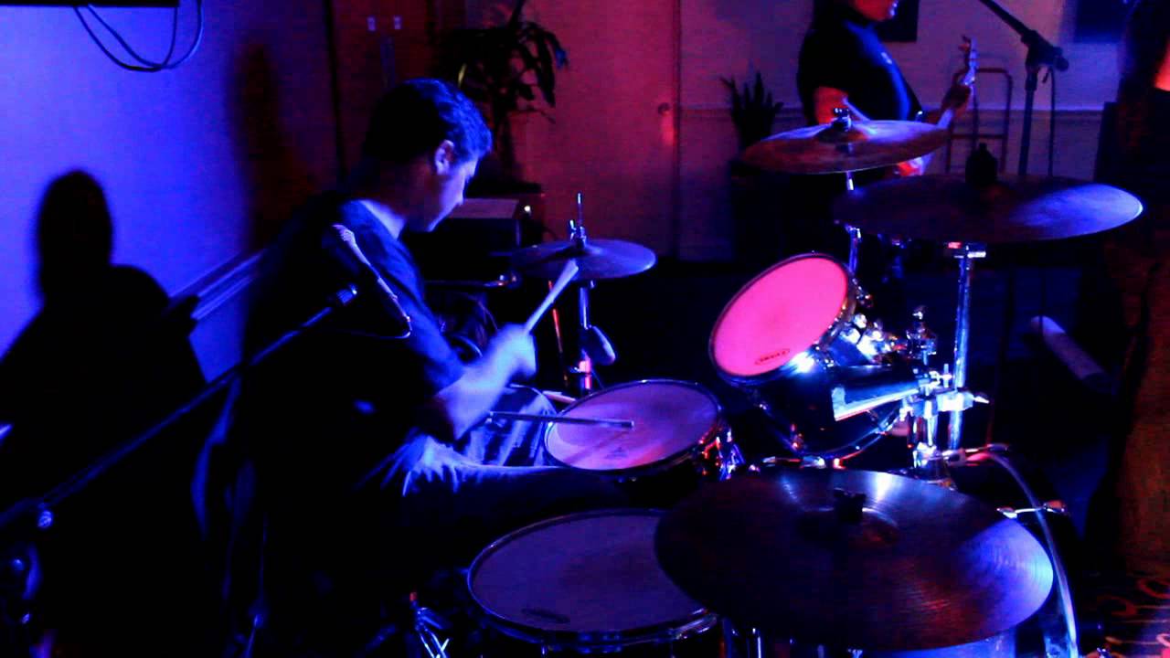 Raze The Roof - Final Show - 2011.avi - YouTube