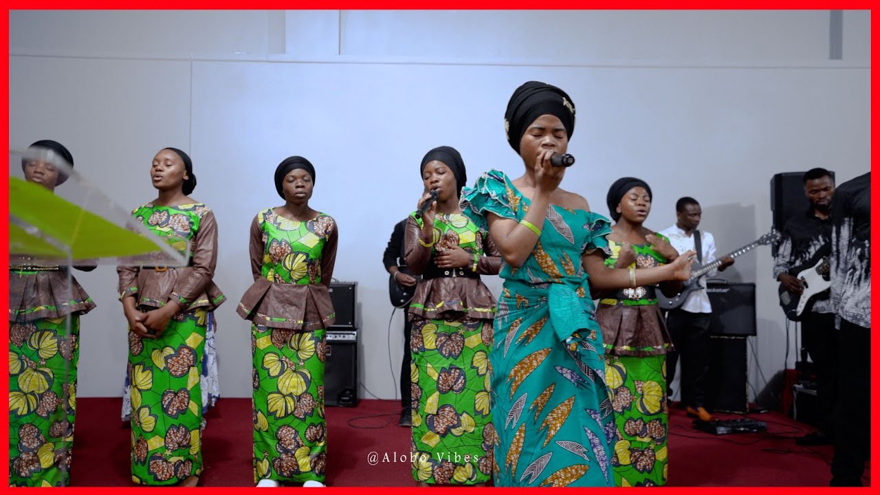 MKUTANO WA PASAKA 2023 : WIMBO WA MABUDU MARAKANI - YouTube