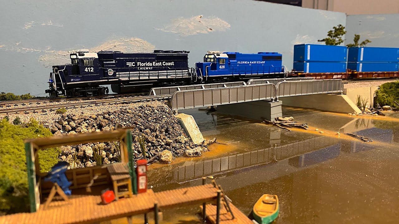 Florida East Coast Railway Port Miami Train in HO Scale! Dec 2021 - YouTube