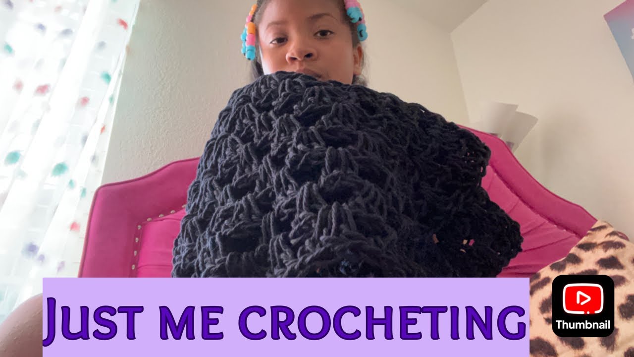 (Just relaxing crocheting)crochet with me! - YouTube