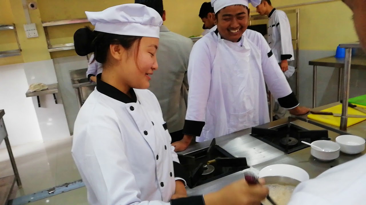 students @ kitchen - YouTube