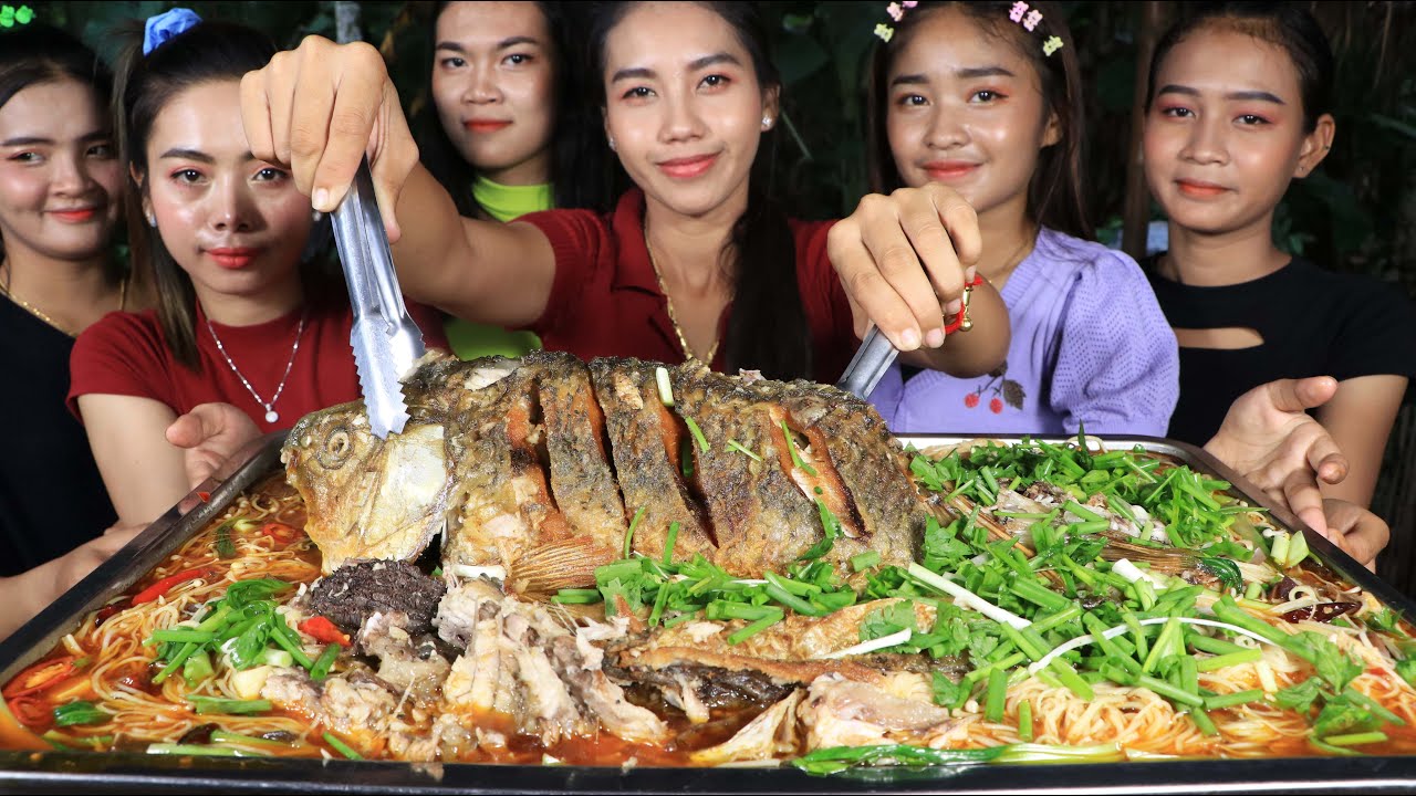 Cooking fish fried with noodle soup recipe in my family - YouTube