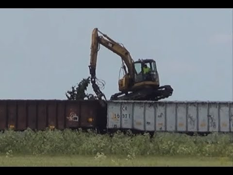 NS 3554 Excavator in the Gondola Norfolk Southern MofW Train Dash 8-32B ...