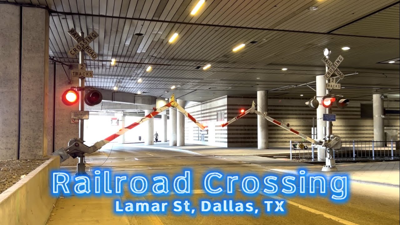 (HINGED WISHBONE GATE!) Railroad Crossing | Lamar St, Dallas, TX (North ...