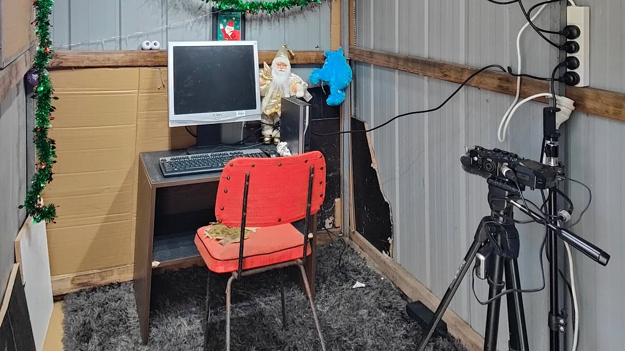 *AUDIO ONLY* Angry Office Man Can't Figure Out Linux & Destroys ...