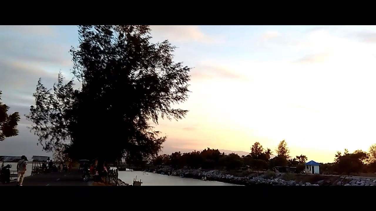 View Sunset di Alue Naga - YouTube